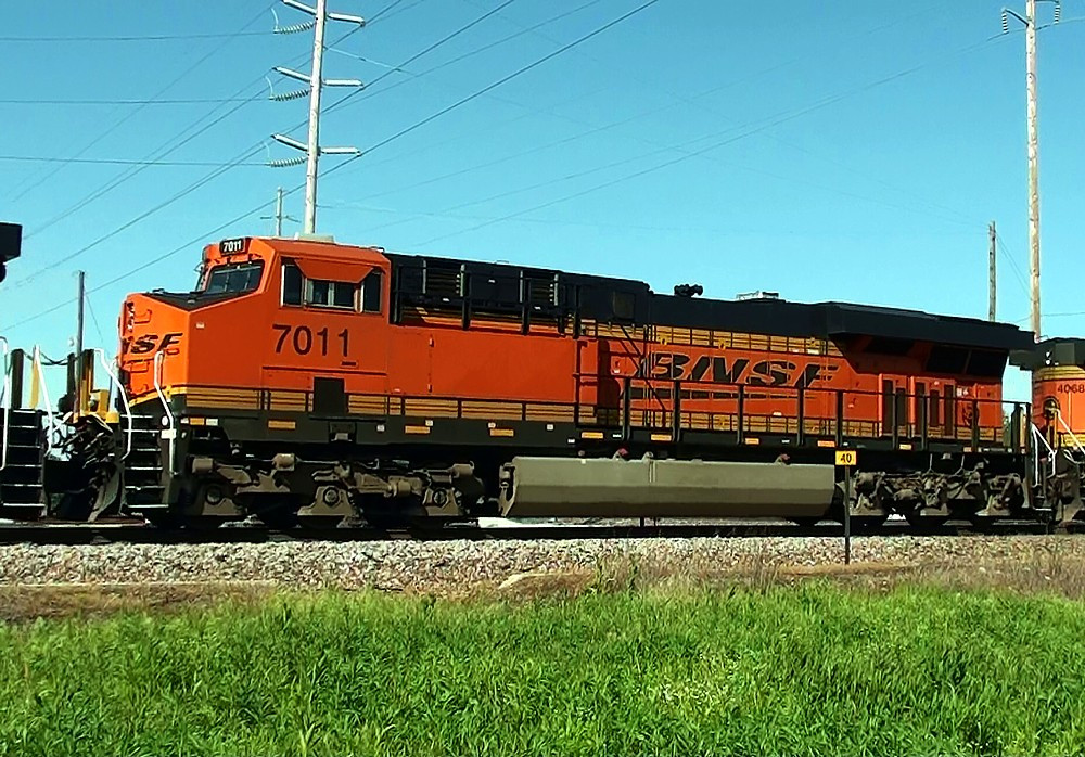 BNSF 7011